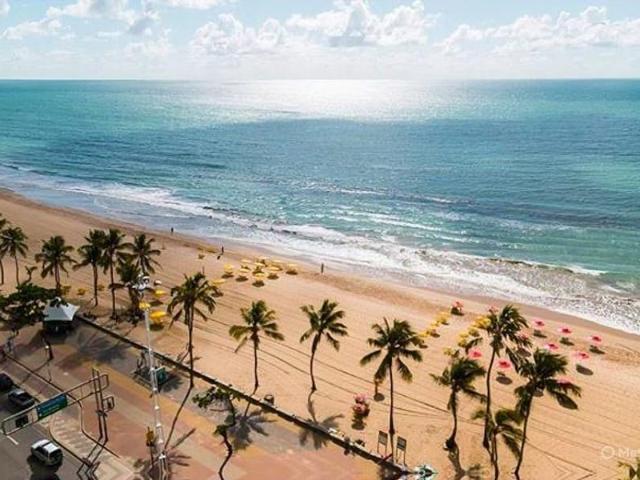 Quarto para moças na praia de Boa Viagem