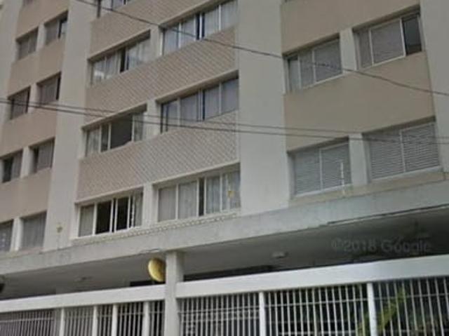 quarto pequeno e com banheiro privado