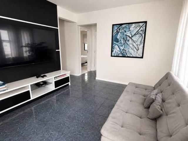 Quarto privativo mobiliado no Centro de BC