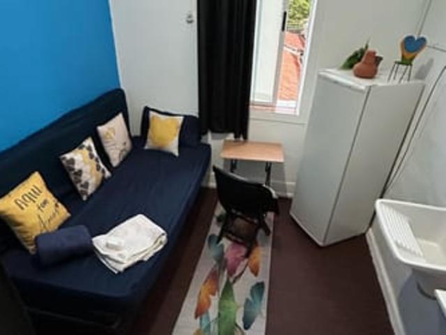 Quarto privativo apenas para uma mulher