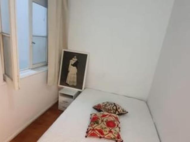 QUARTO PRÓXIMO DA CASA DE CULTURA NO CENTRO