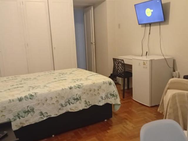 Quarto tamanho de uma kitnet