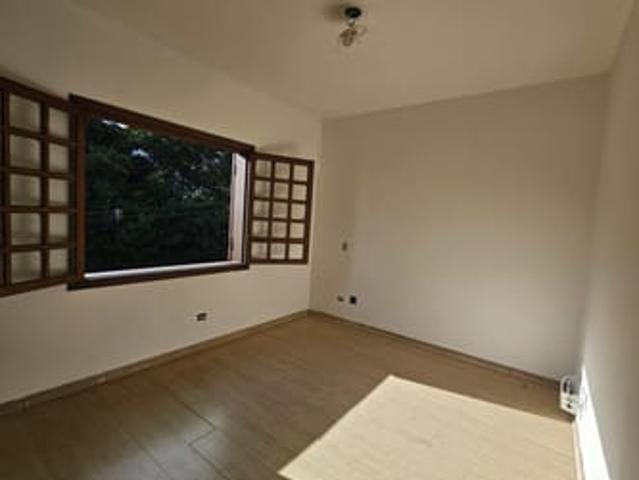 quarto tranquilo e arejado próximo ao metrô vila Madalena