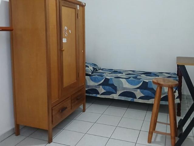 Quartos mobiliados para homens