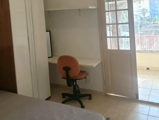 Quartos com Varanda Perto do metrô Paraíso e Av.Paulista