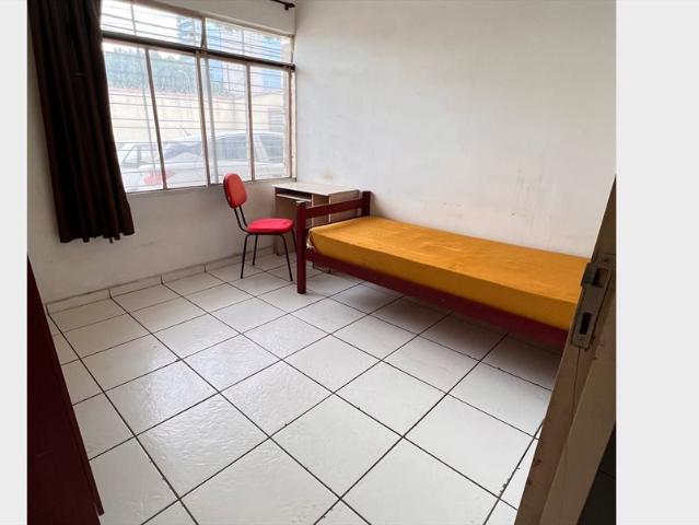 Quartos Individuais ao lado do metrô