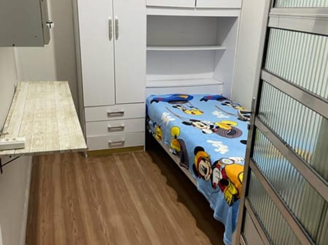 Quartos individuais bem localizados no Centro de Curitiba