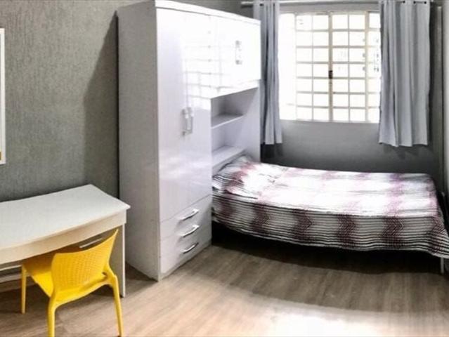 Quartos individuais em casa Mista, ao lado do Bar Veloso 650 metros do metrô Ana Rosa