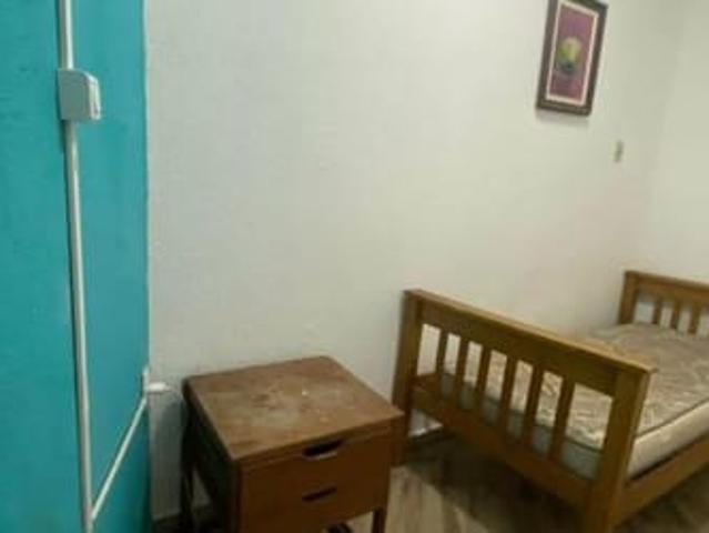 Quartos privarivos / casa/republica/ pensão/ jundiai