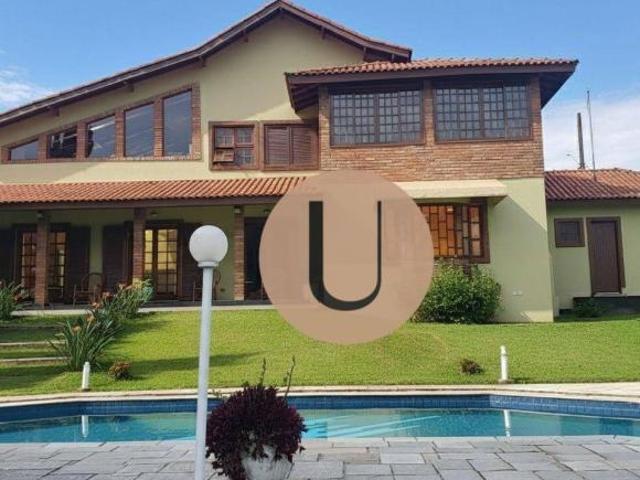 Quase uma chácara essa Casa com 4 dorm. 3 suítes, piscina e lareira na Granja Viana Nova Higienó