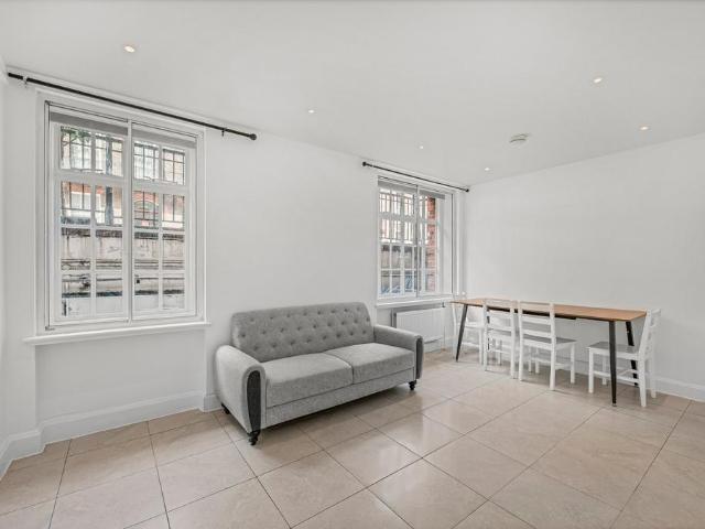 Quebec Court, 21 Seymour Street 1 bed flat to rent £2,687 pcm £620 pw
