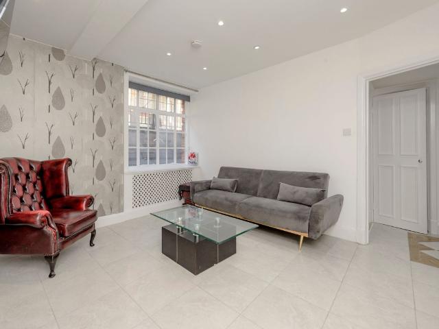 Quebec Court, Seymour Street W1H, 1 bed flat to rent, £2,687 pcm | PrimeLocation