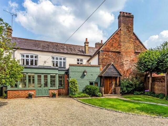 Quebec Square, Westerham, 5 Bedroom Detached