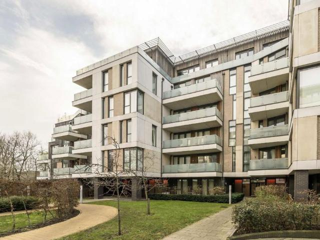 Quebec Way, London SE16 3 bed flat to rent £3,200 pcm £738 pw