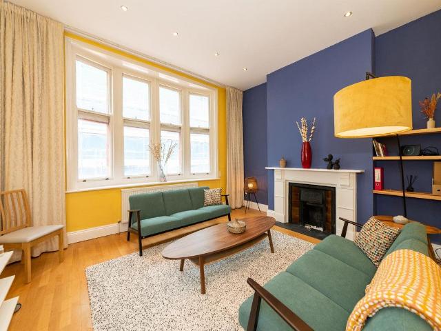 Queen Victoria Street, Reading RG1, 2 bed flat to rent, £2,850 pcm | PrimeLocation