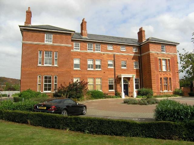Queen Alexandras Way, Epsom KT19, 2 bed flat to rent, £1,750 pcm | PrimeLocation