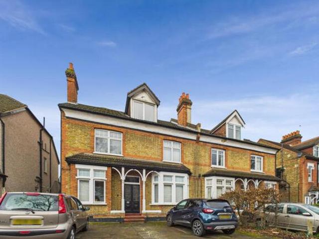 Queen Anne Avenue, Bromley, 2 Bedroom Flat