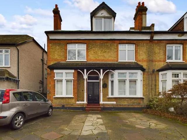 Queen Anne Avenue, London, BR2 0SA, United Kingdom | 2 bed apartment for rent #138261749 | Rentberry