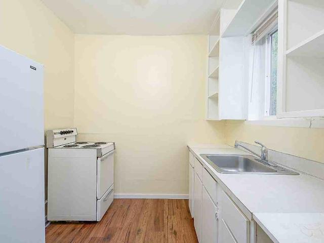 Queen Anne Court Studio Apartment for Rent at 23 W Galer St, Seattle, WA 98119 Lower Queen Anne