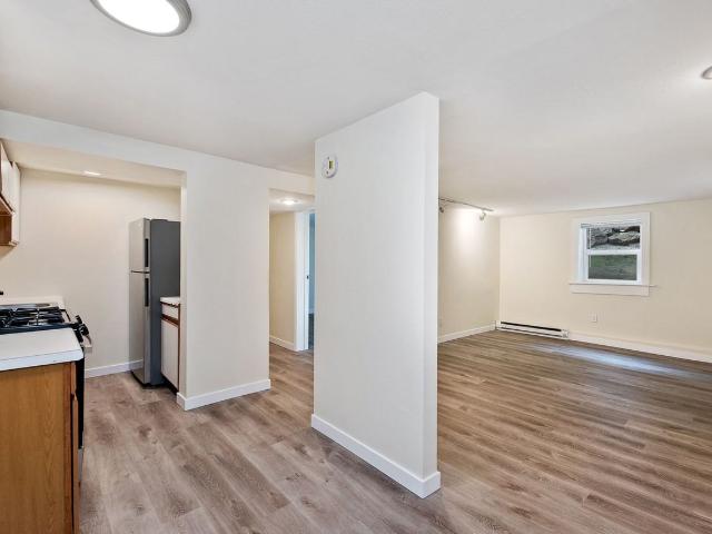 Queen Anne Court 3 Bedroom Apartment for Rent at 23 W Galer St, Seattle, WA 98119 Lower Queen Anne