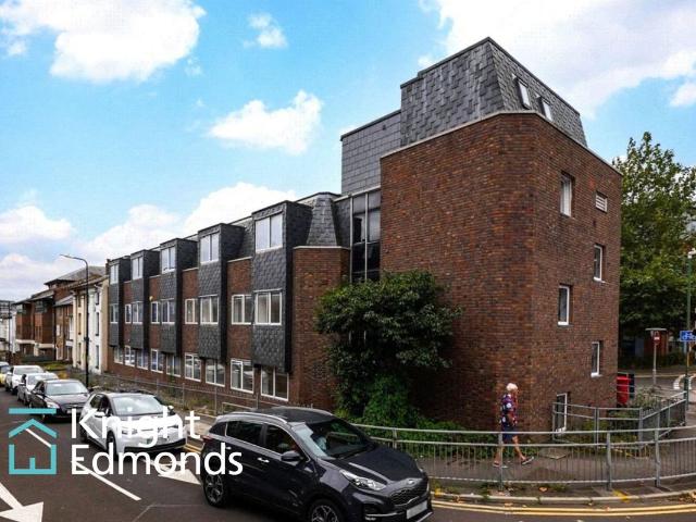 Queen Anne Road, Coronet House ME14, Property to rent, £800 pcm | PrimeLocation