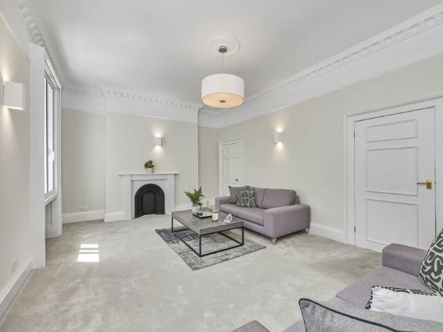 Queen Anne Street, Marylebone, W1G