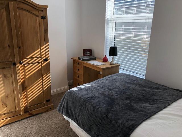 Queen Anne Street, Stoke On Trent ST4 5 bed terraced house to rent £2,075 pcm £479 pw