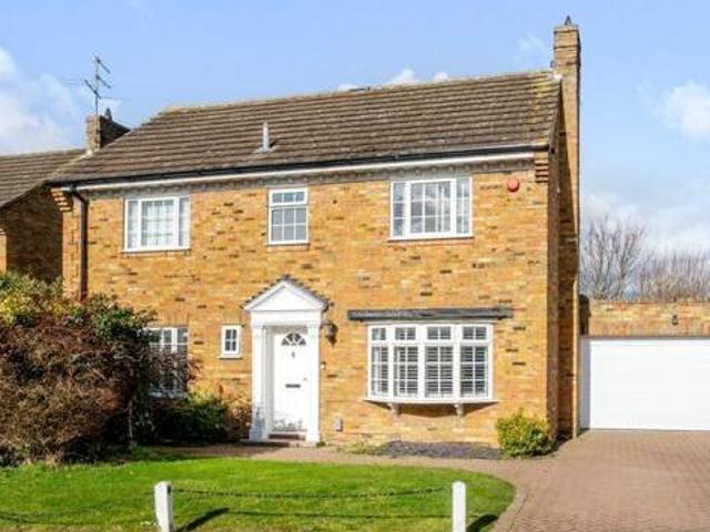 Queen Anne´s Close, Stotfold, 4 Bedroom Detached