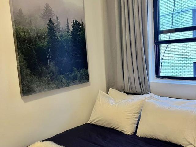 Queen bed with private half bath