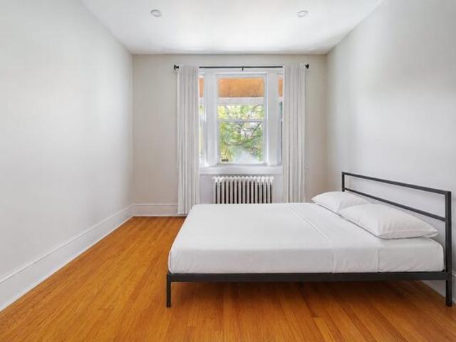 Queen bedroom in 2 bed/1 bath home in Columbia Heights #1590 A