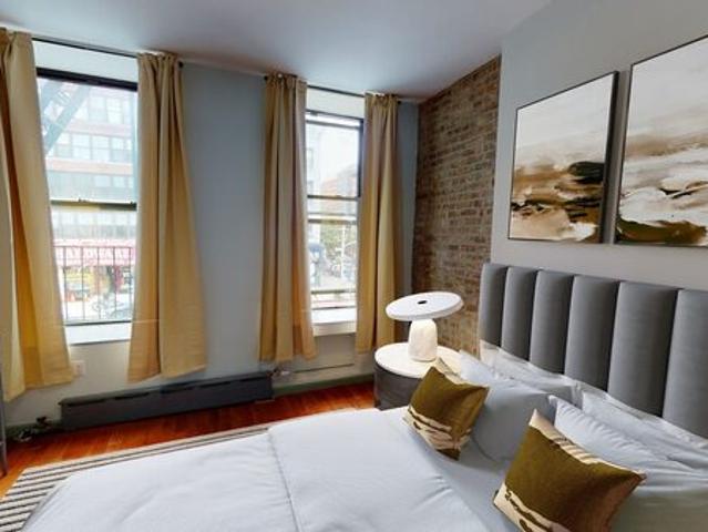 Queen bedroom in 2 bed/1 bath home in East Harlem #580 A
