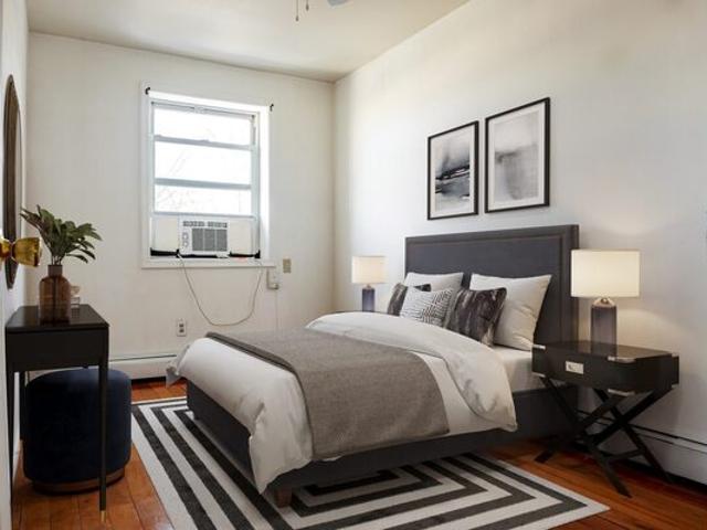 Queen bedroom in 2 bed/2 bath home in Fort Greene #1822 B