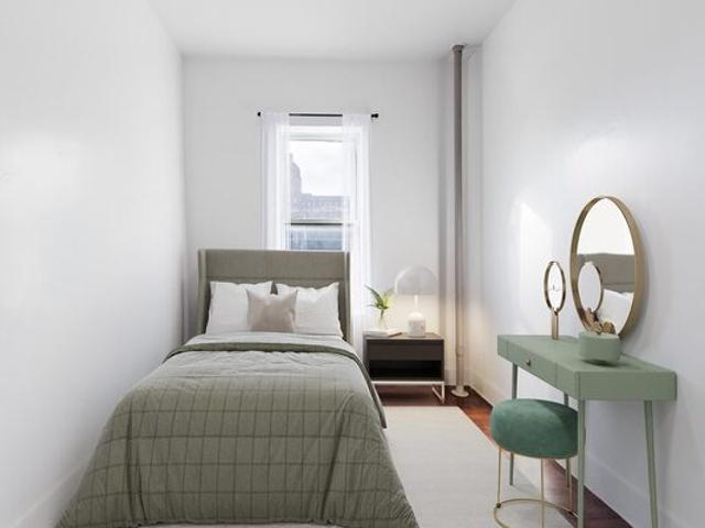 Queen bedroom in 3 bed/1 bath home in Central Harlem #1682 C