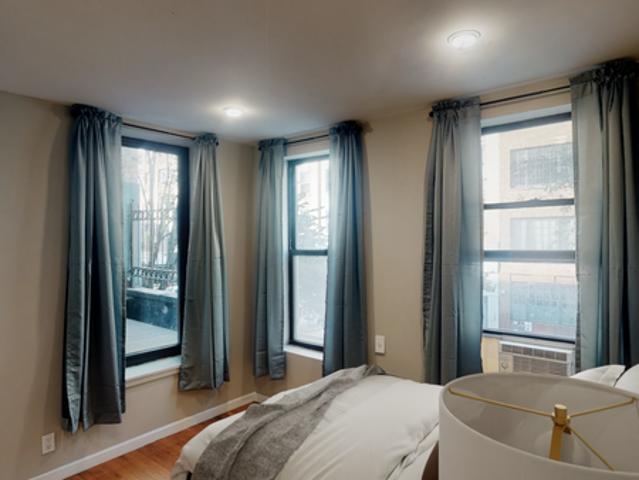 Queen bedroom in 3 bed/1 bath home in East Village #560 C
