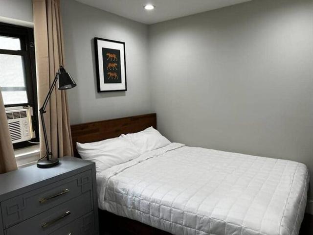 Queen bedroom in 3 bed/1 bath home in East Village #729 B