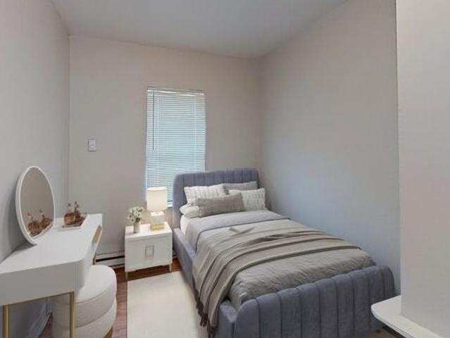 Queen bedroom in 3 bed/1 bath home in East Cambridge #1812 C