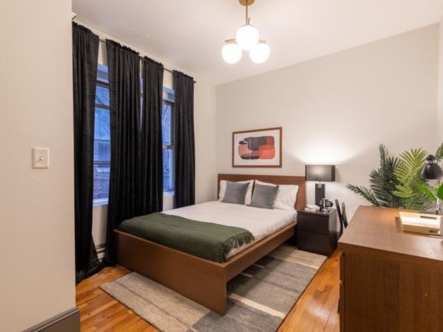 Queen bedroom in 3 bed/1 bath home in Fenway #236 A