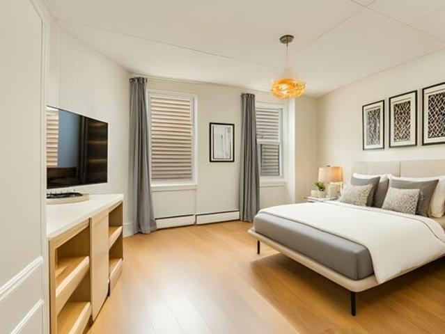 Queen bedroom in 3 bed/1 bath home in JFK/UMass #886 B