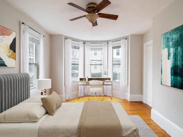Queen bedroom in 3 bed/1 bath home in Somerville #1667 A