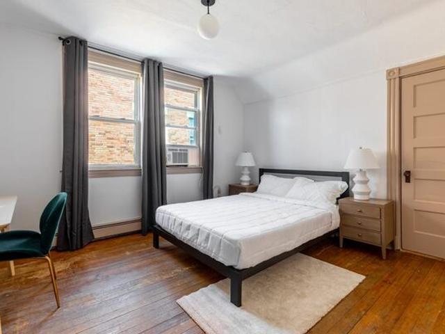 Queen bedroom in 3 bed/1 bath home in Roxbury #937 B