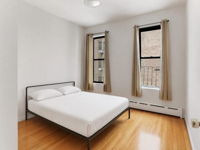 Queen bedroom in 3 bed/1 bath home in Upper West Side #757 C