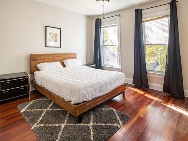 Queen bedroom in 3 bed/2.5 bath home in Trinidad #1567 C