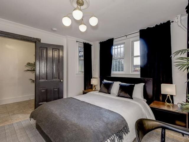 Queen bedroom in 3 bed/2 bath home in Capitol Hill #179 GA