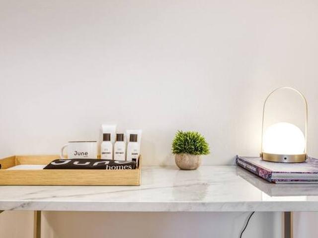 Queen bedroom in 3 bed/2 bath home in Capitol Hill #271 A