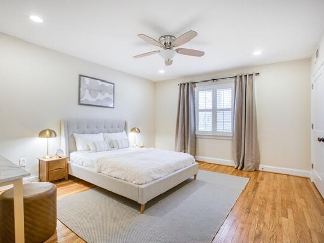 Queen bedroom in 3 bed/2 bath home in Capitol Hill #271 A
