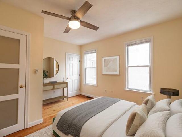 Queen bedroom in 3 bed/2 bath home in East Boston #1849 B