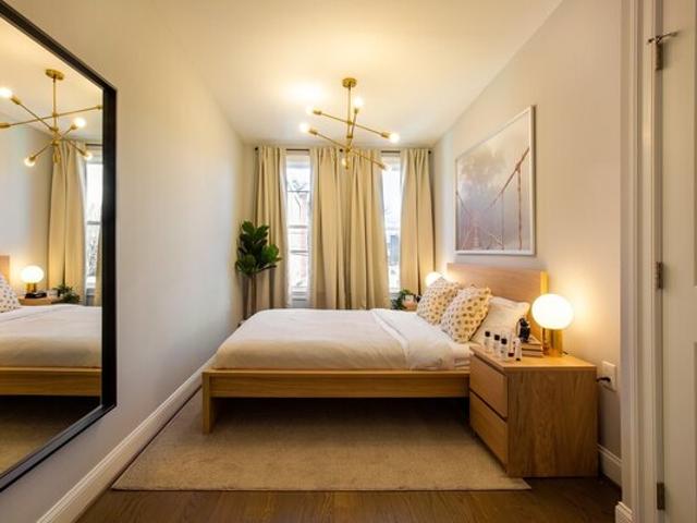 Queen bedroom in 4 bed/3.5 bath home in Petworth #289 C