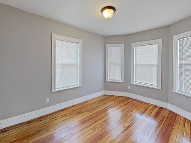 Queen bedroom in 4 bed/1.5 bath home in Allston #1813 D