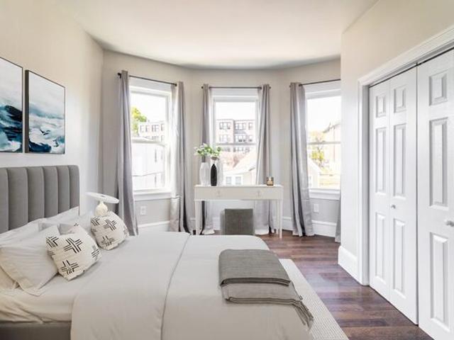Queen bedroom in 4 bed/1.5 bath home in Dorchester Fields Corner West #1215 B