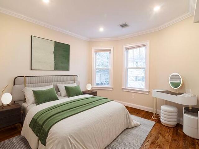 Queen bedroom in 4 bed/1.5 bath home in Somerville #1798 A